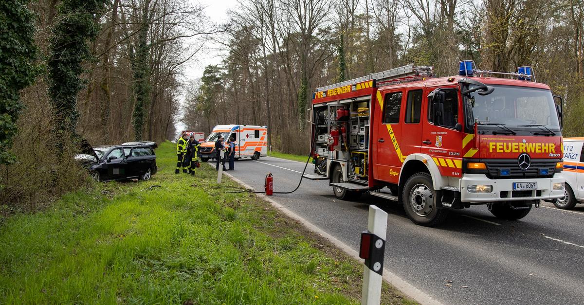 Drei Schwerverletzte nach Unfall auf B26 bei Babenhausen